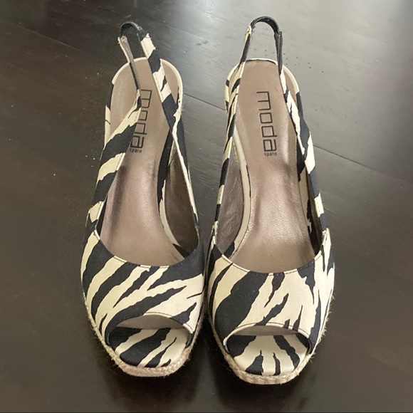 Moda Spana | Shoes | Nwob Black Tan Tiger Print Slingback Peeptoe ...